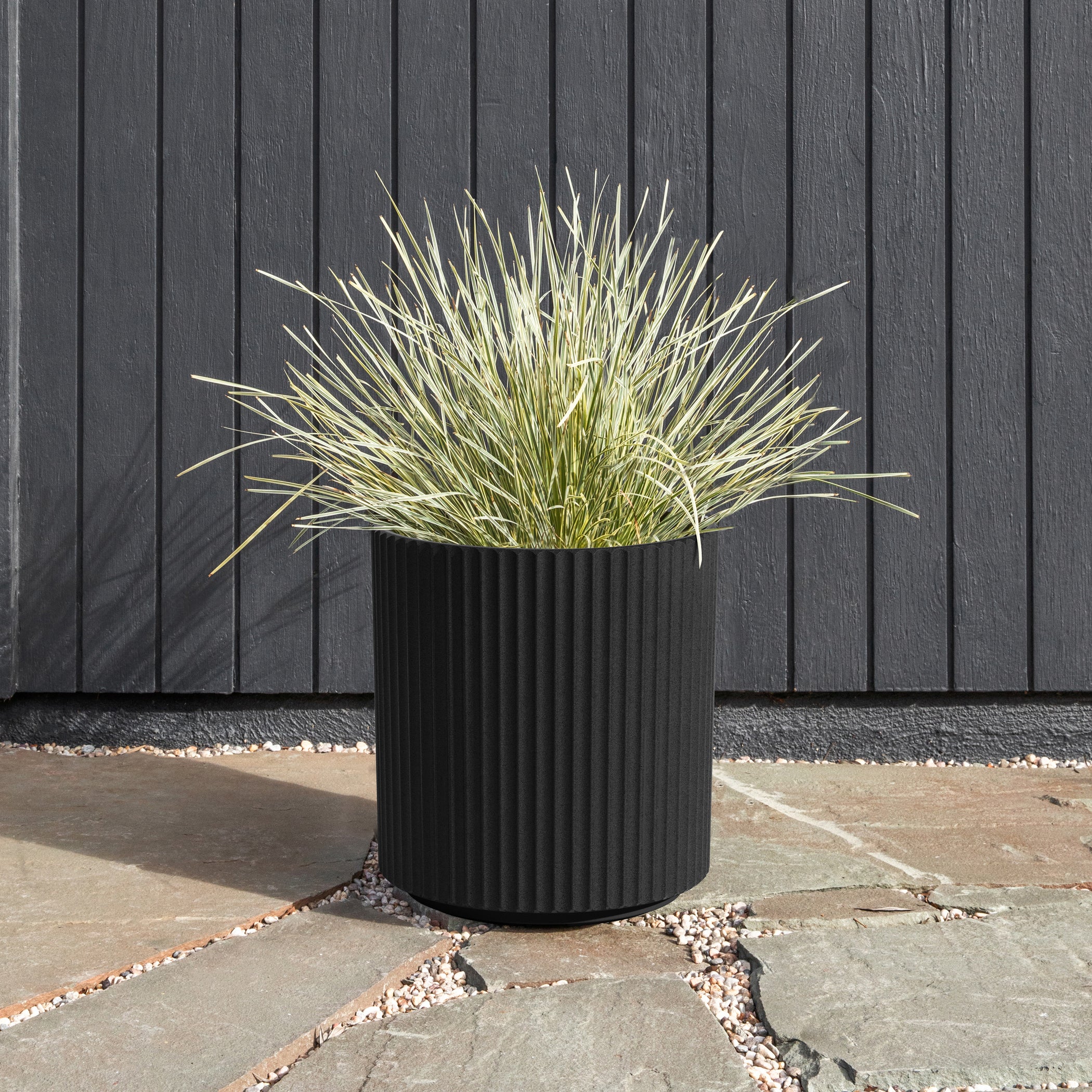 demi planter– Veradek